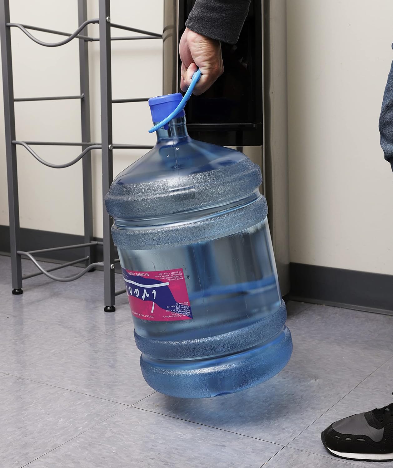 Botella Alat Angkat Galon Air Minum Water Gallon Handle Carrier ...